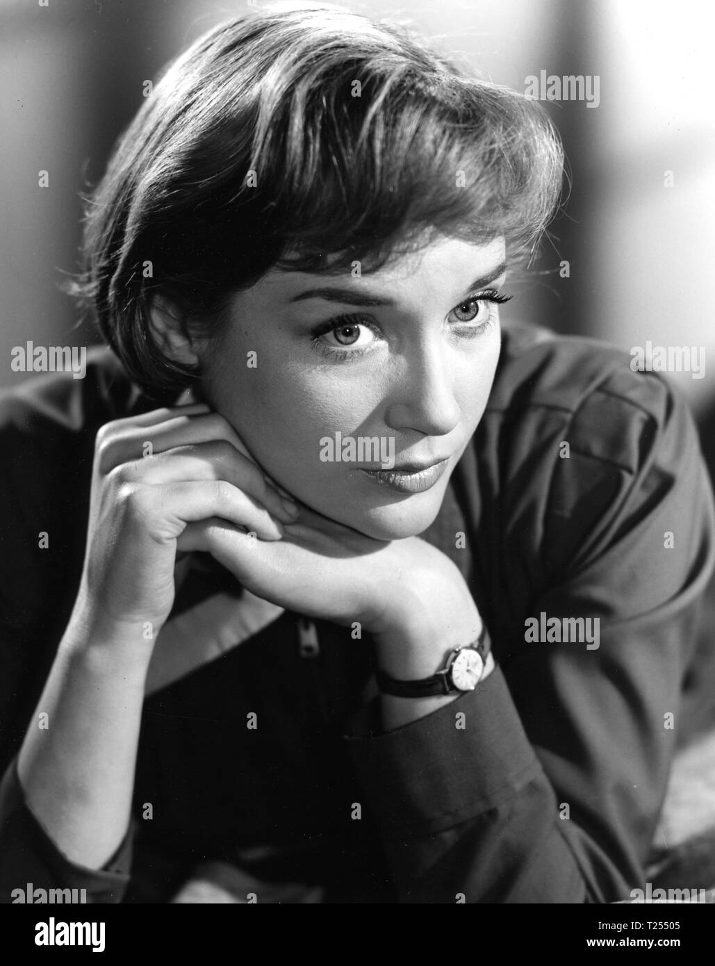 No Trees in the Street (1958) Sylvia Syms, Date: 1958 Stock Photo - Alamy