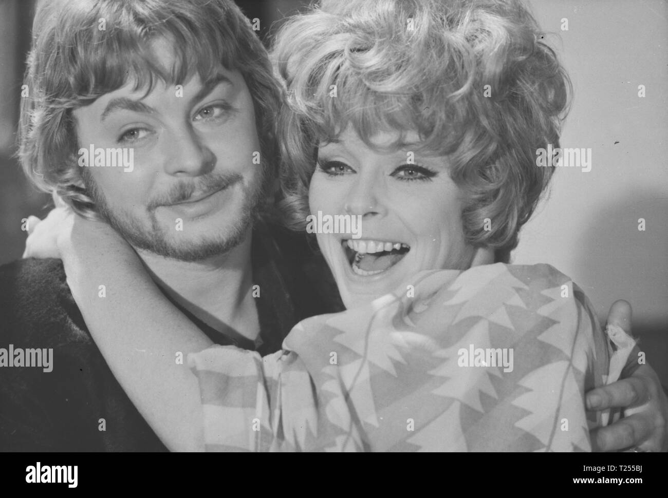 Percy (1970) Hywel Bennett, Elke Sommer, Date: 1970 Stock Photo - Alamy