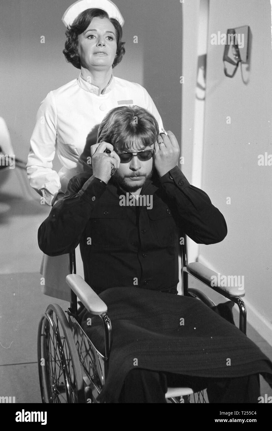 Percy (1970) Hywel Bennett, Pauline Delaney, Date: 1970 Stock Photo - Alamy