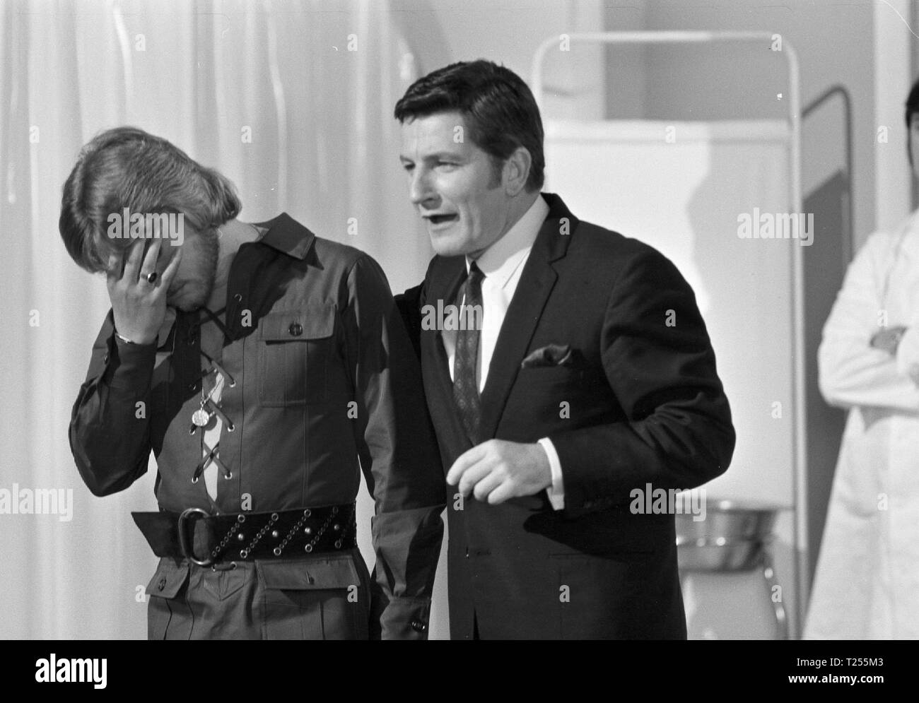 Hywel bennett hi-res stock photography and images - Alamy