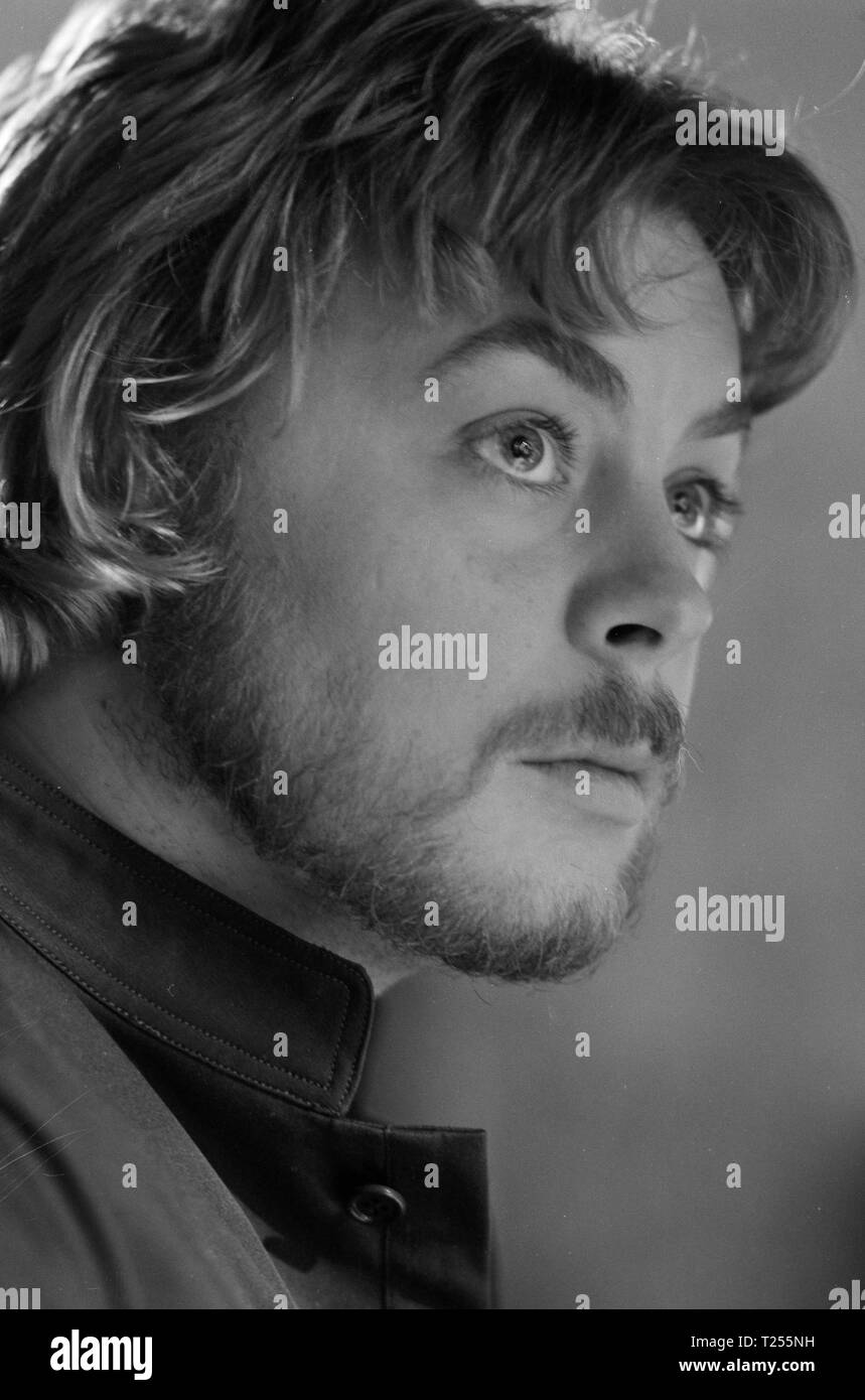 Hywel bennett hi-res stock photography and images - Alamy