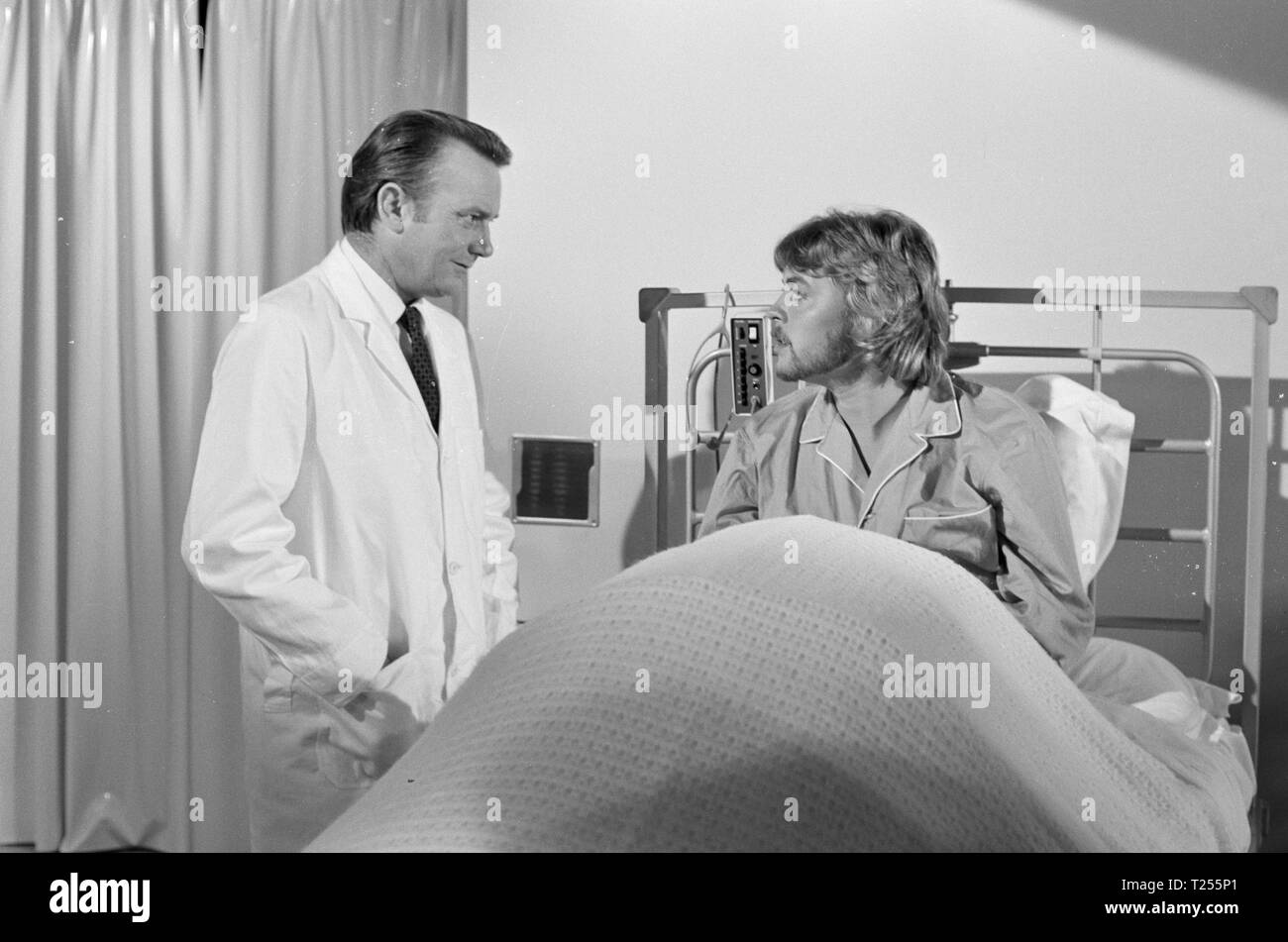 Percy (1970) Hywel Bennett, Denholm Elliott, Date: 1970 Stock Photo - Alamy