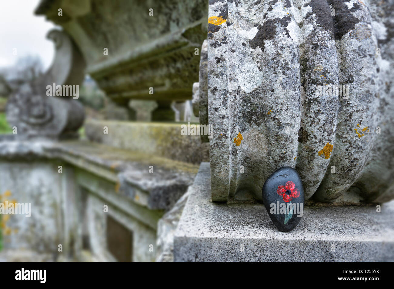 Pebble painted stone hi-res stock photography and images - Alamy