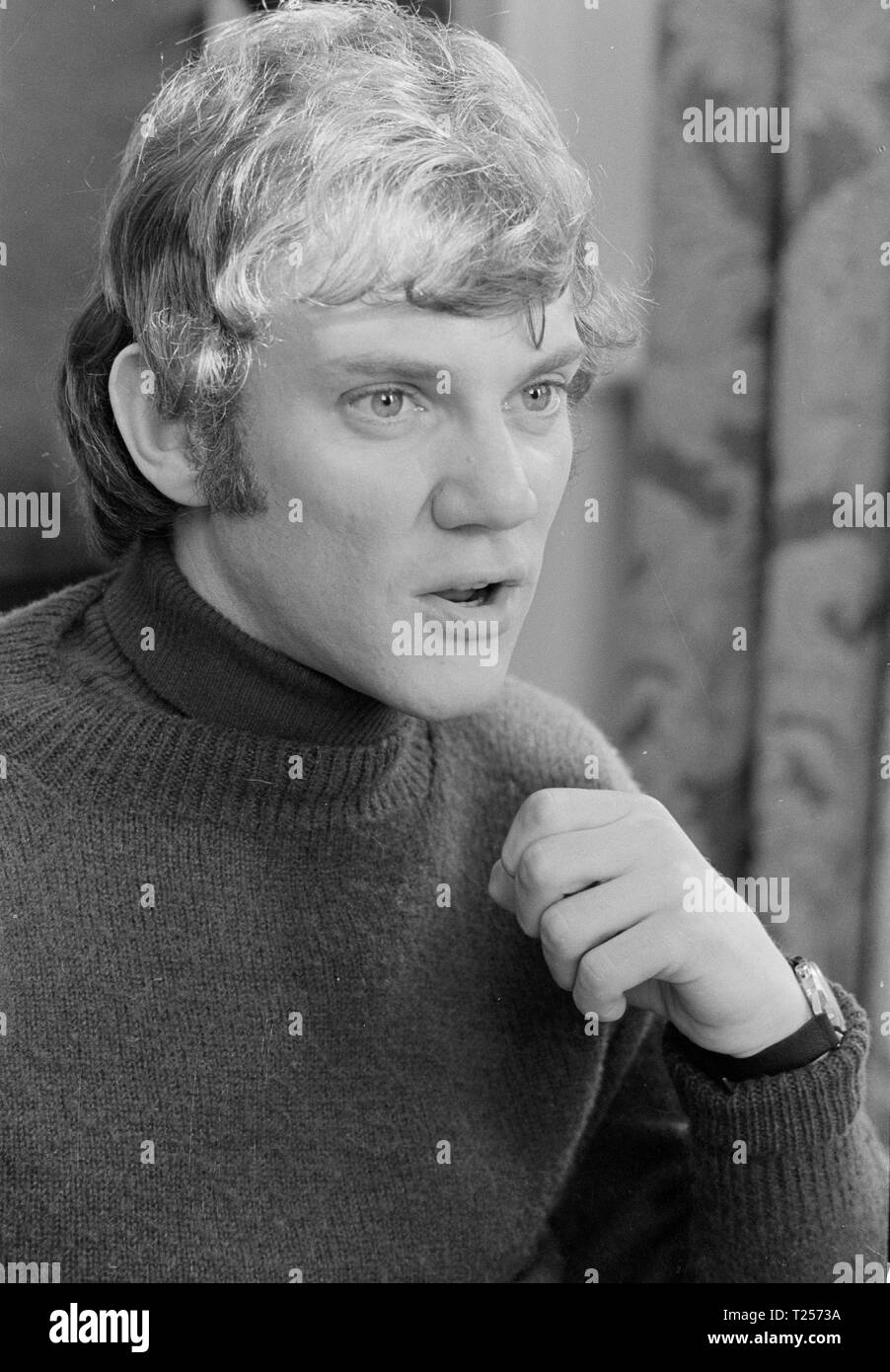 1971 malcolm mcdowell Black and White Stock Photos & Images - Alamy