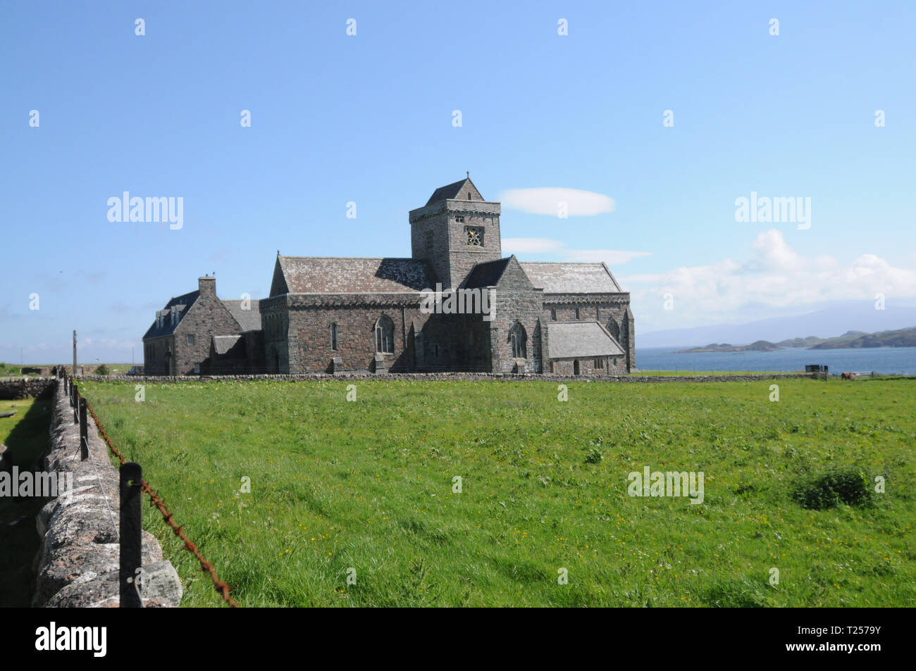 The historic Iona Abbey one of most important religious sights in ...