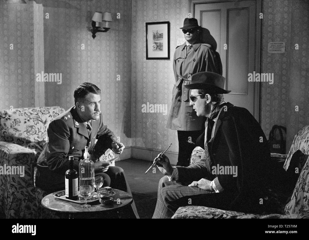 Rotten to the Core (1965) Ian Bannen, Dudley Sutton, Anton Rodgers ...