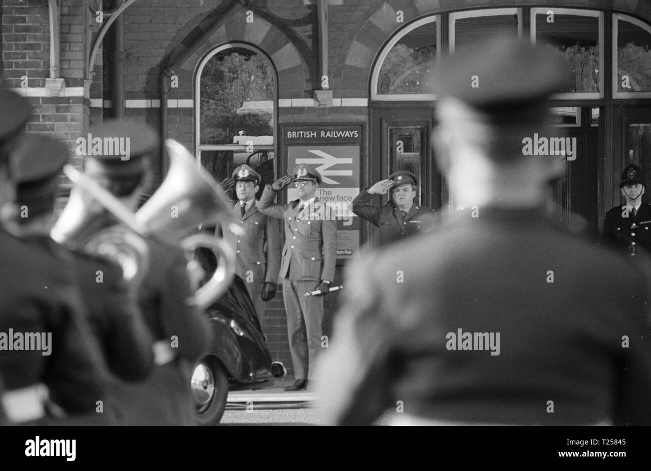 Rotten to the Core (1965) Dudley Sutton, Anton Rodgers, Victor Maddern ...