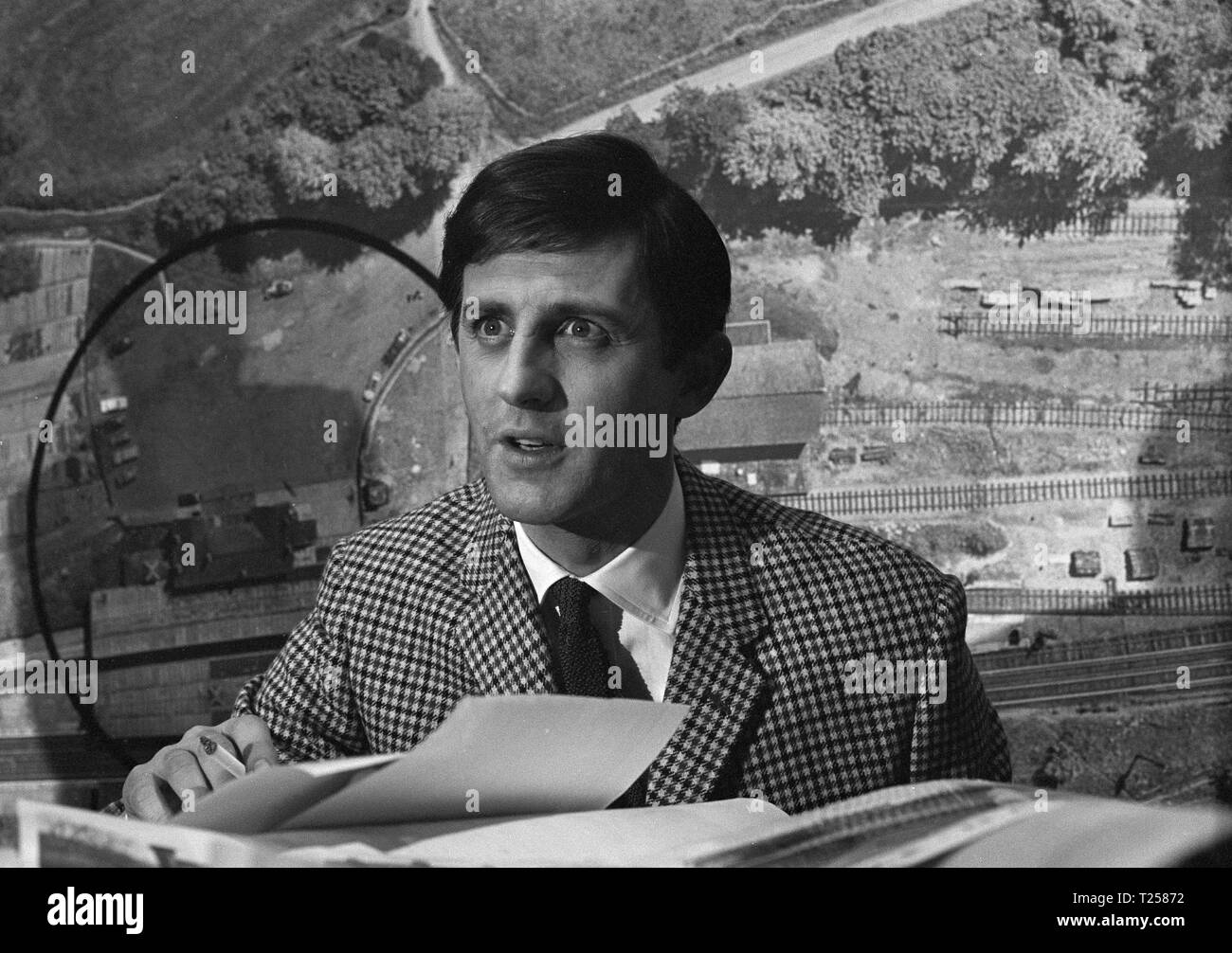 Rotten to the Core (1965) Anton Rodgers, Date: 1965 Stock Photo - Alamy
