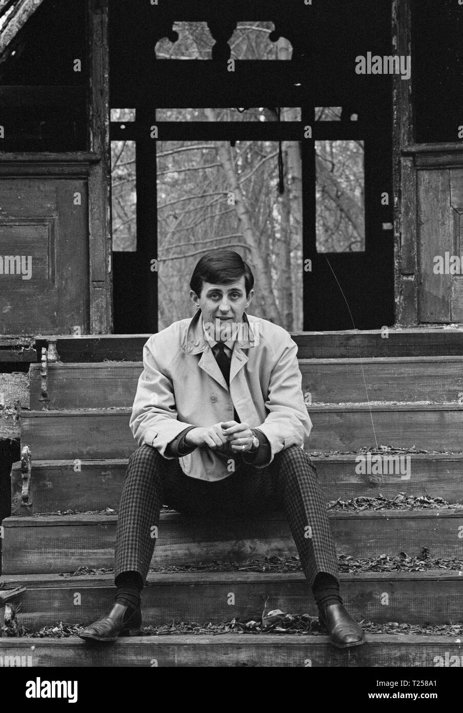 Rotten to the Core (1965) Anton Rodgers, Date: 1965 Stock Photo - Alamy