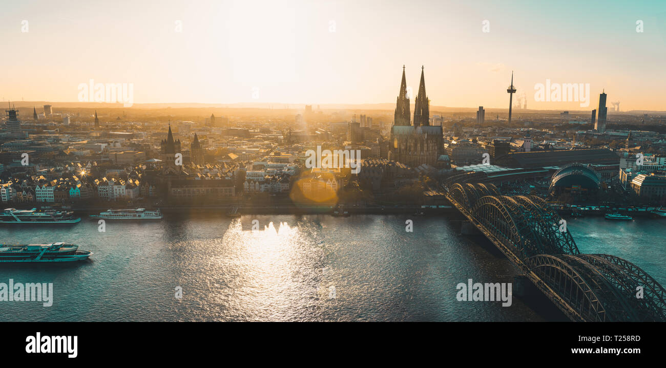 Cologne skyline at sunset hi-res stock photography and images - Alamy
