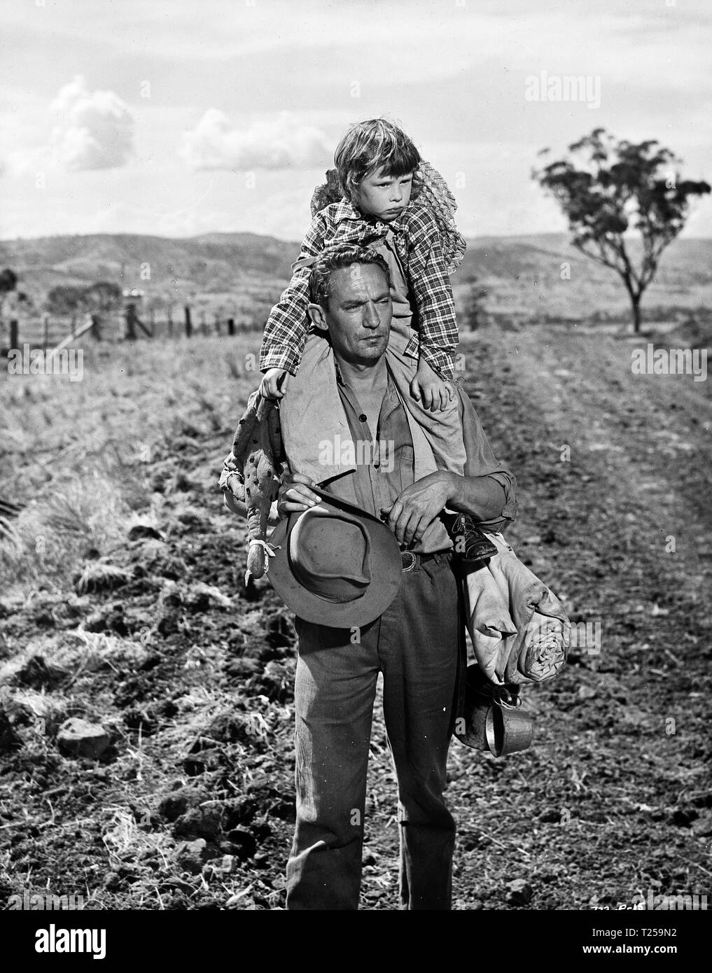 The Shiralee (1957) Peter Finch, Dana Wilson, Date: 1957 Stock Photo ...