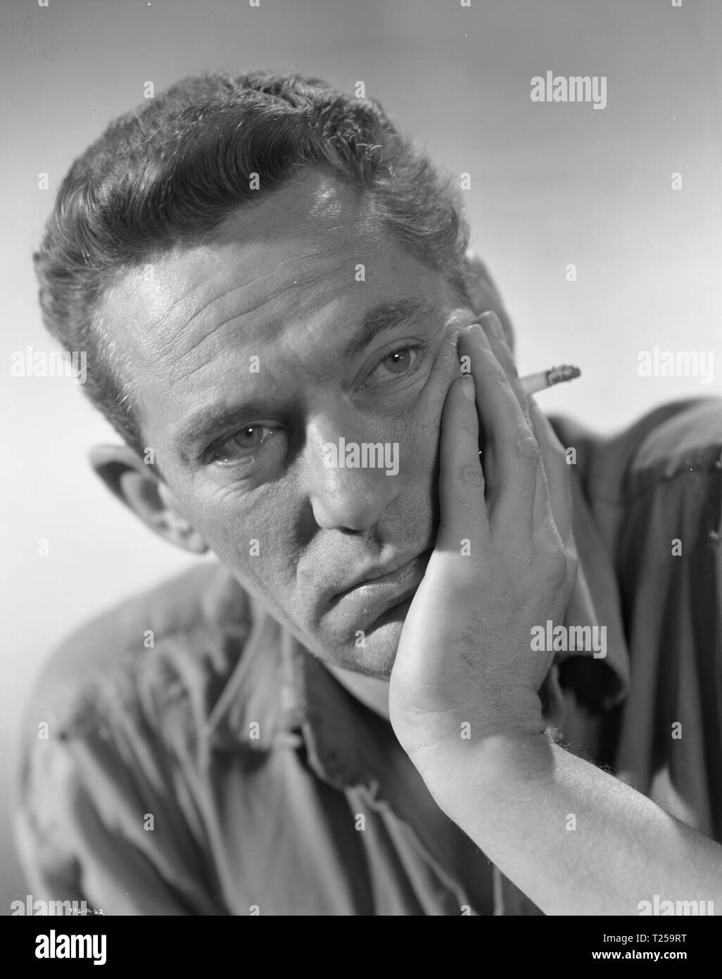 The shiralee peter finch hi-res stock photography and images - Alamy