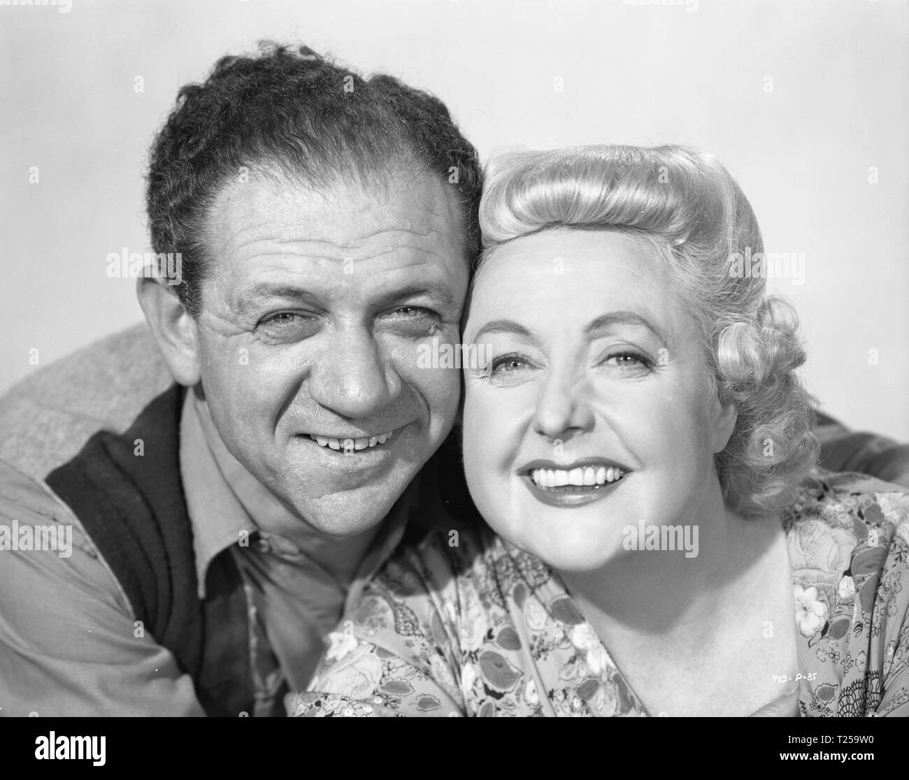 The Shiralee (1957) Sidney James, Tessie O'Shea, Date: 1957 Stock Photo ...