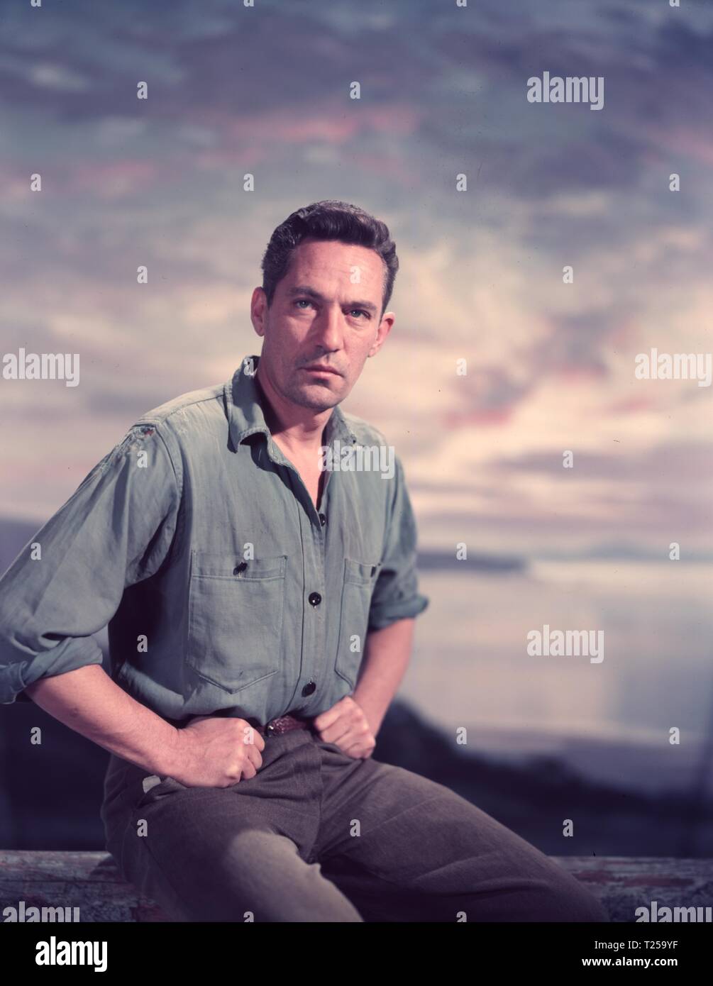 The Shiralee (1957) Peter Finch, Date: 1957 Stock Photo - Alamy