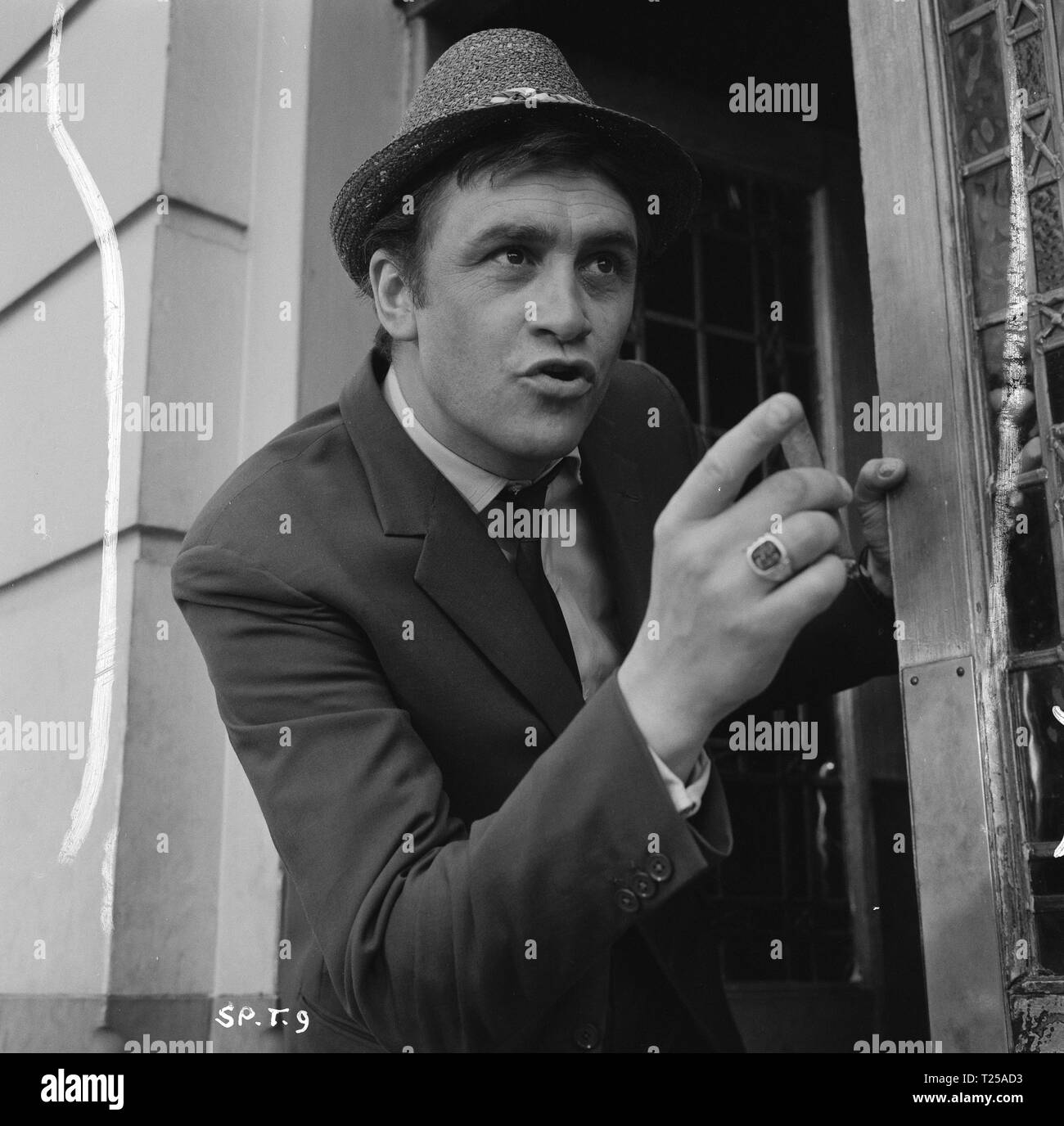 Sparrows Can't Sing (1962) James Booth, Date: 1962 Stock Photo - Alamy