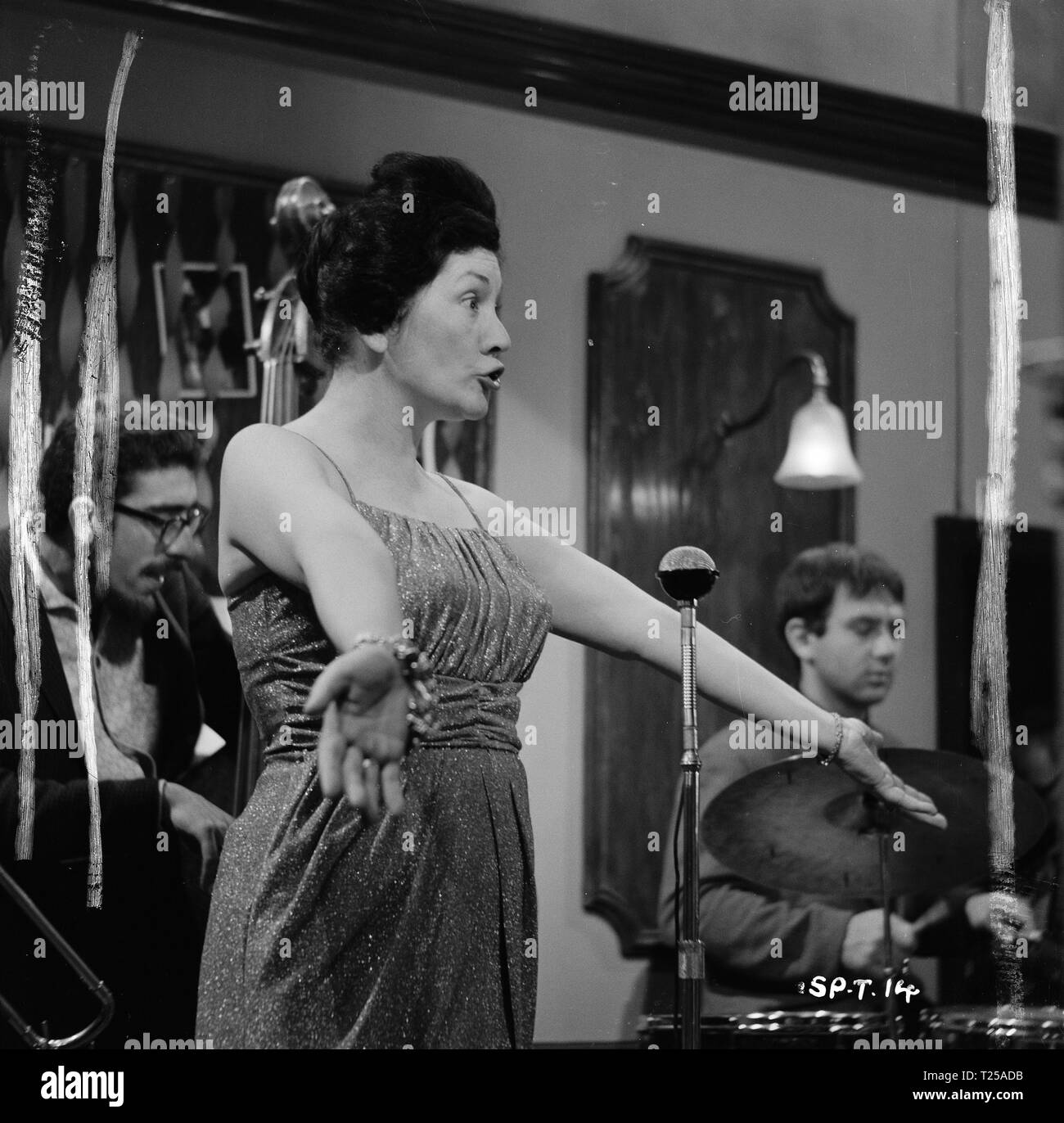 Queenie Watts's Instagram, Twitter & Facebook on IDCrawl