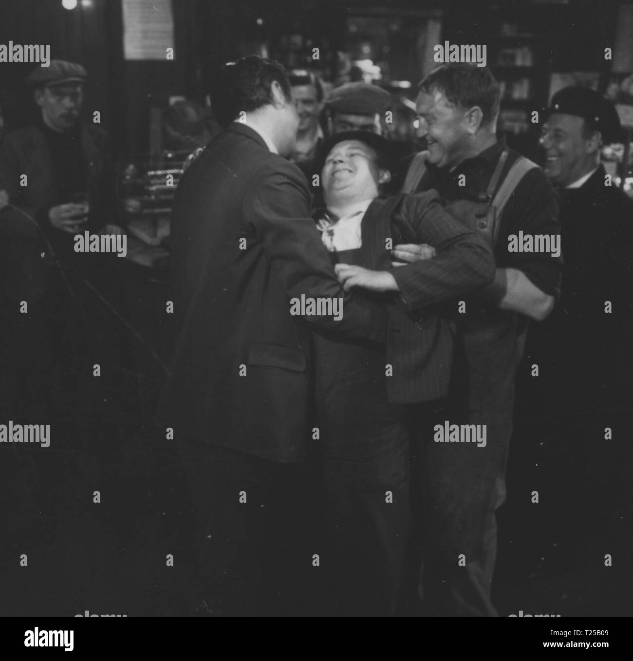 Sparrows Can't Sing (1962) Roy Kinnear, Arthur Mullard, James Booth ...