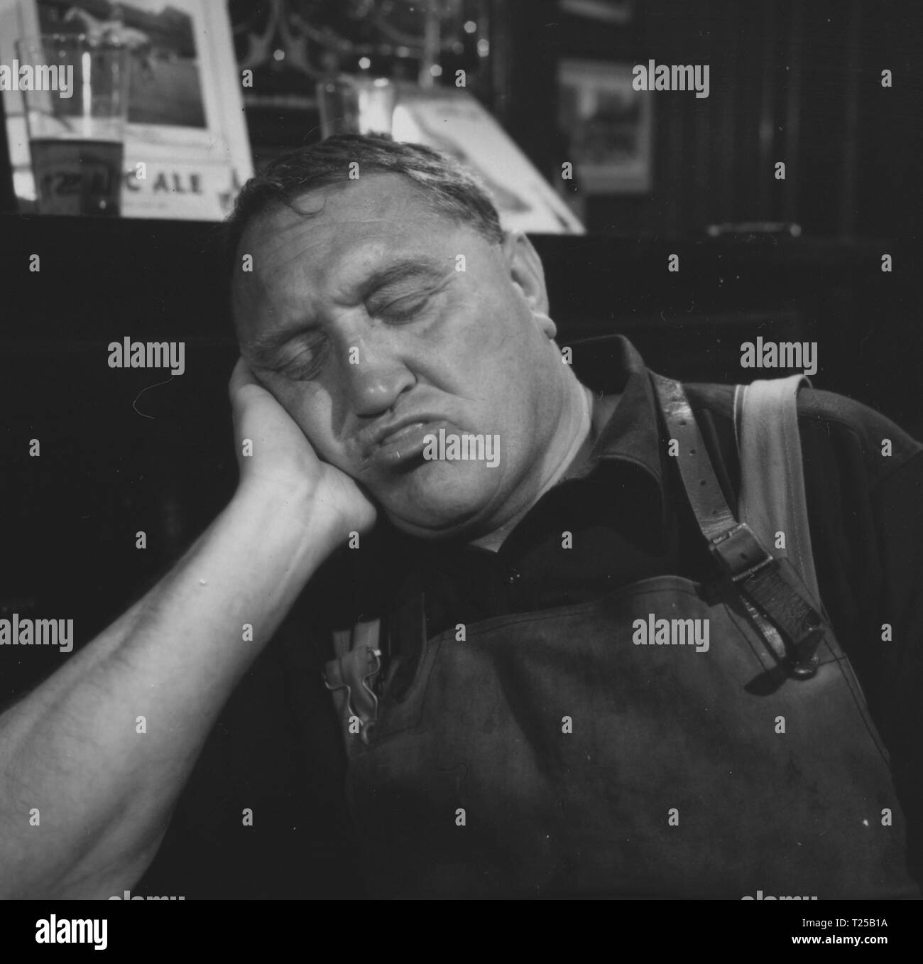 Sparrows Can't Sing (1962) Arthur Mullard, Date: 1962 Stock Photo - Alamy