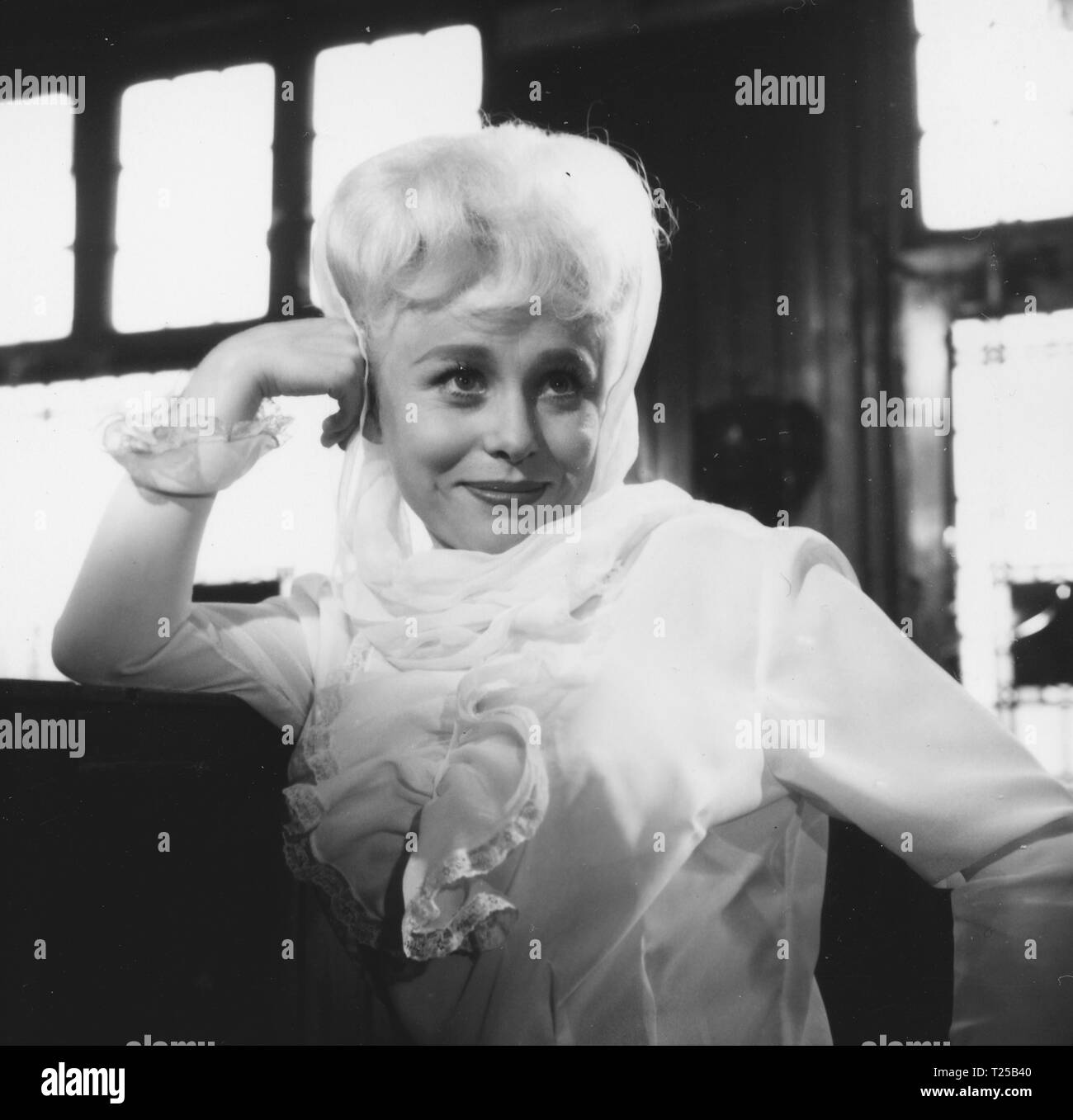 1962 barbara windsor hi-res stock photography and images - Alamy