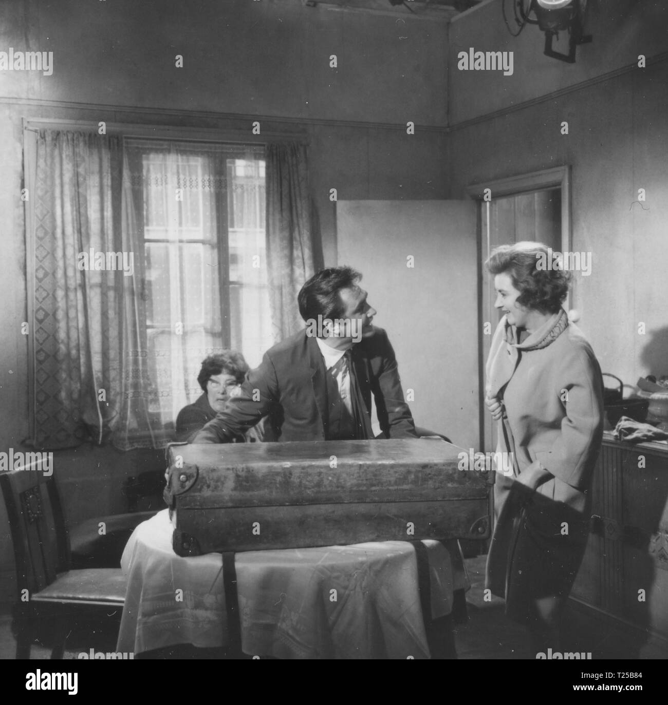 Sparrows Can't Sing (1962) James Booth, Avis Bunnage, Date: 1962 Stock ...