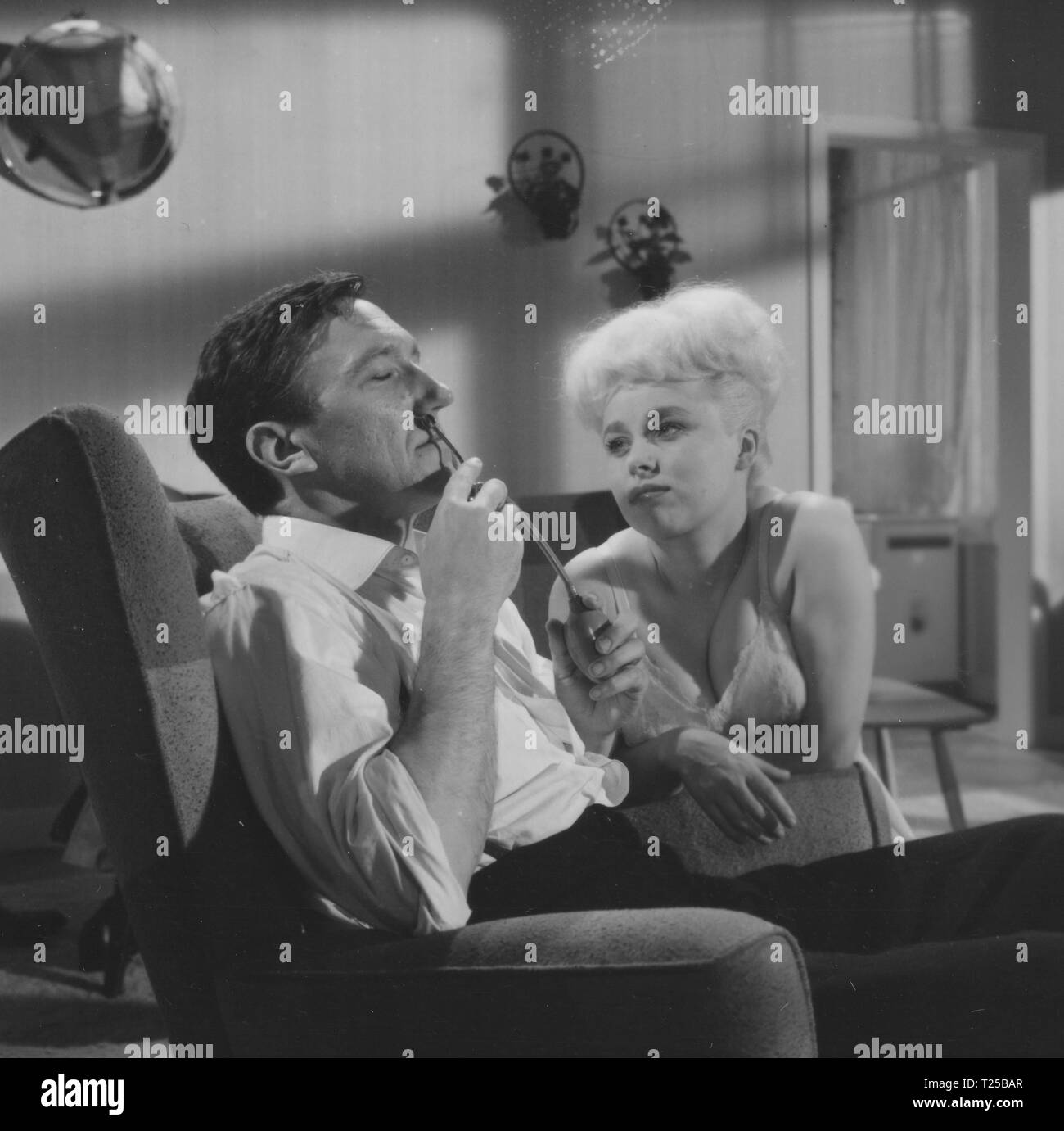 1962 barbara windsor hi-res stock photography and images - Alamy