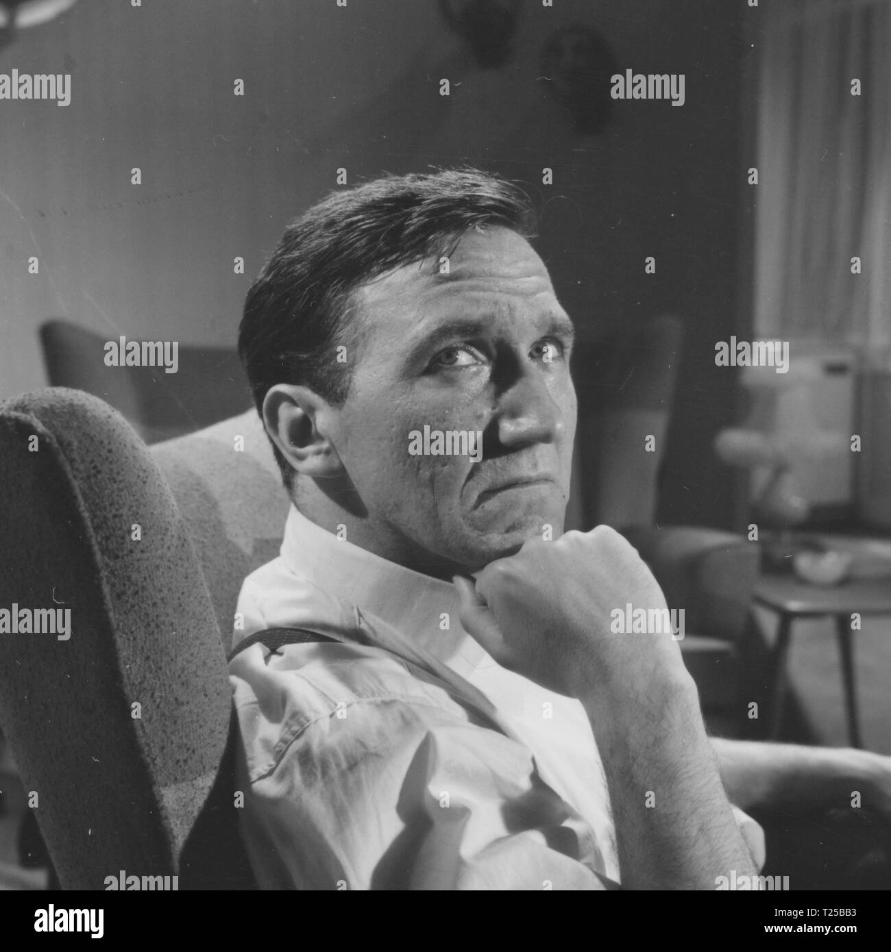 Sparrows can't sing 1960s hi-res stock photography and images - Alamy