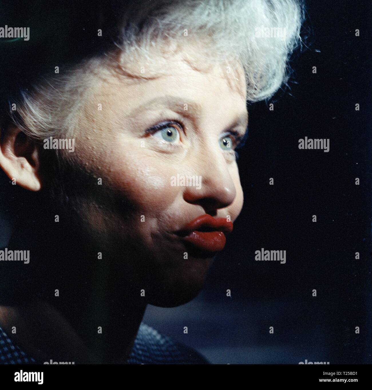 1962 barbara windsor hi-res stock photography and images - Alamy