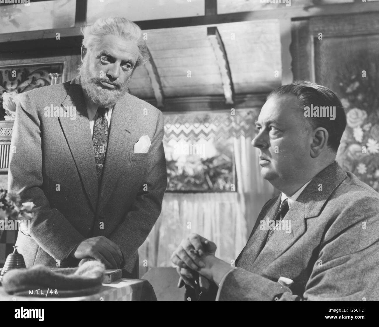 Time Gentlemen Please (1952) Eddie Byrne, Raymond Lovell, Date: 1952 Stock Photo - Alamy