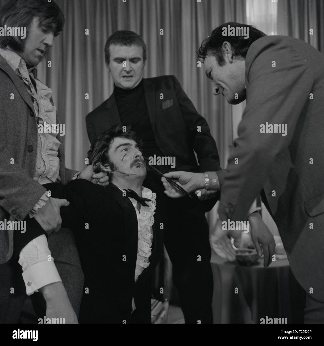 Villain (1971) Del Henney, Tony Selby, Stephen Sheppard, Richard Burton ...