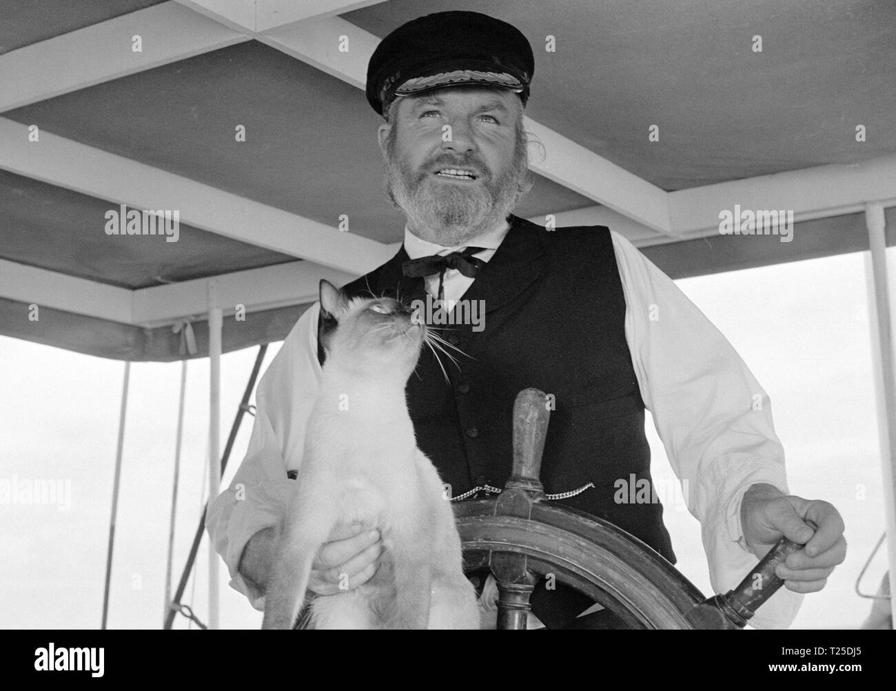 Shane rimmer hi-res stock photography and images - Alamy