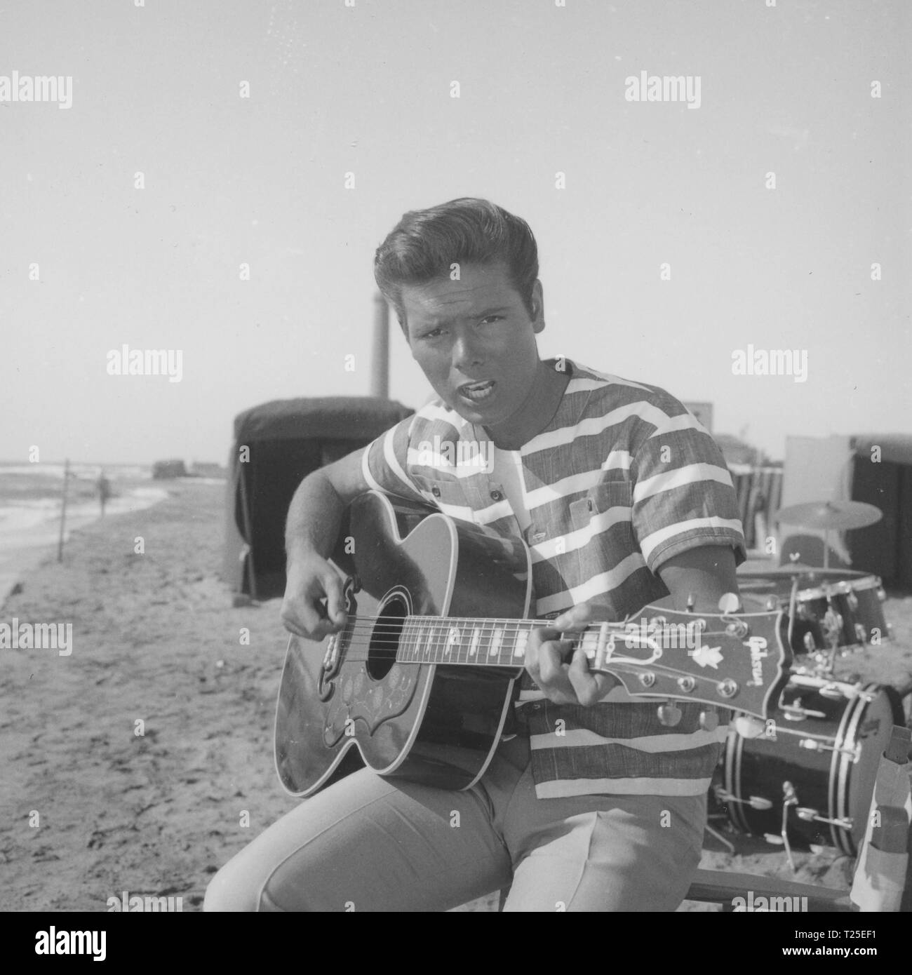Wonderful Life (1964) Cliff Richard, Date: 1964 Stock Photo - Alamy