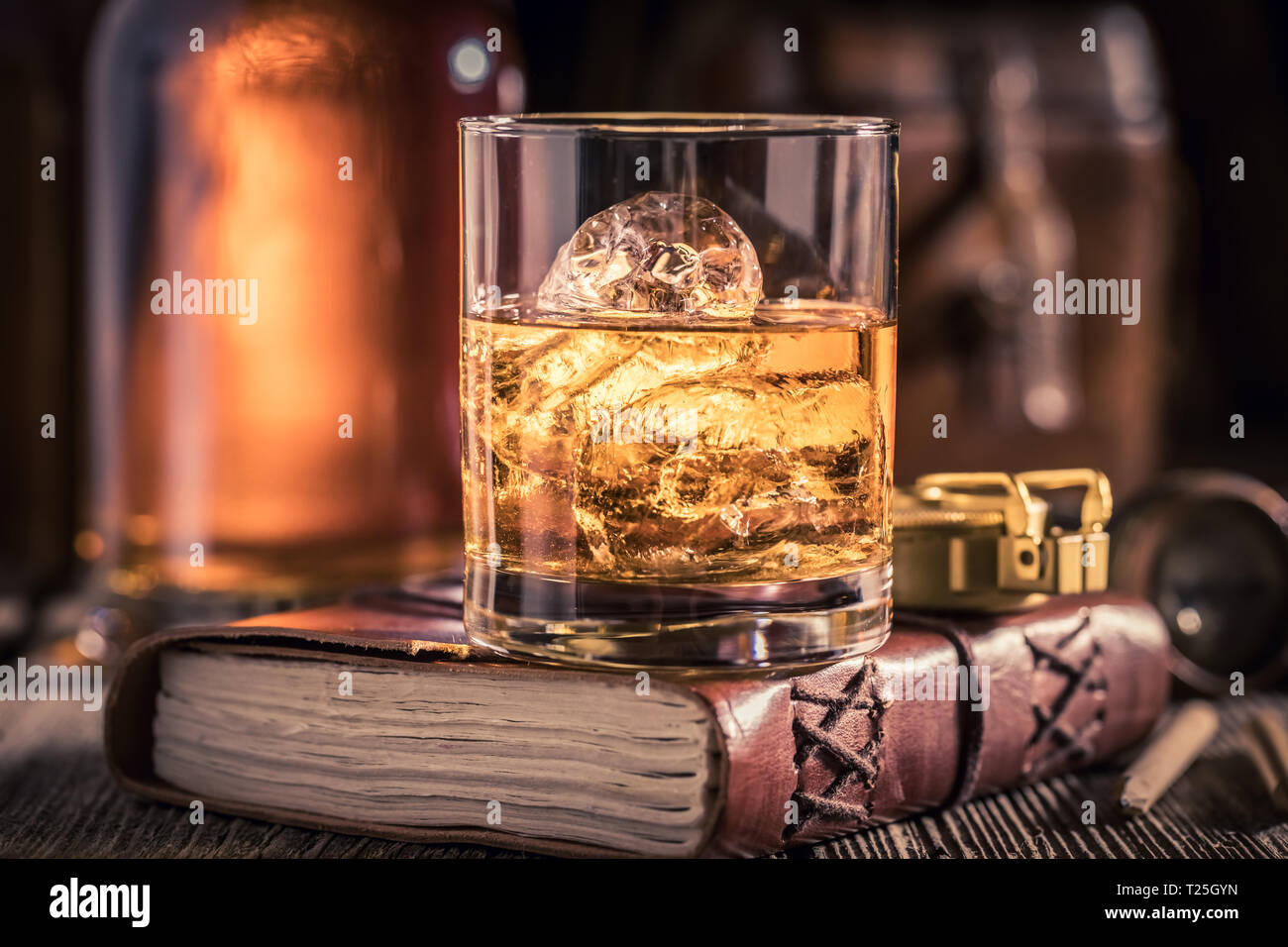 Whisky on the rock hi-res stock photography and images - Alamy
