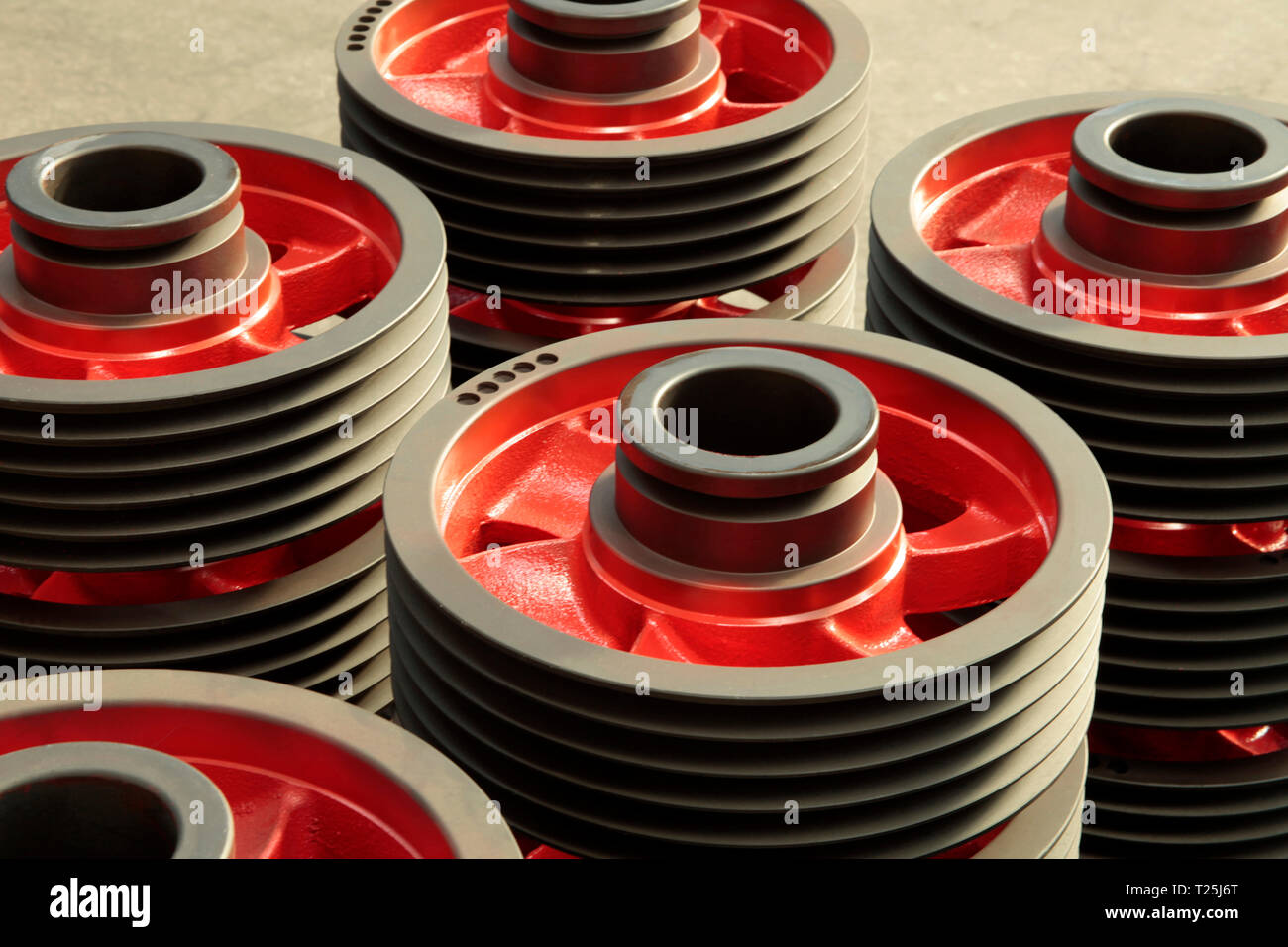Rolling cylinders hi-res stock photography and images - Alamy
