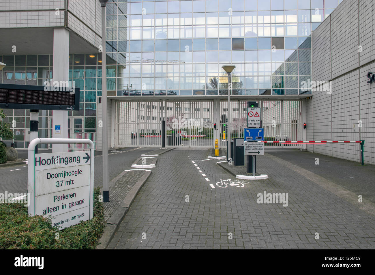 Entrance At The SVB Sociale Verzekeringsbank Building At Amstelveen The ...