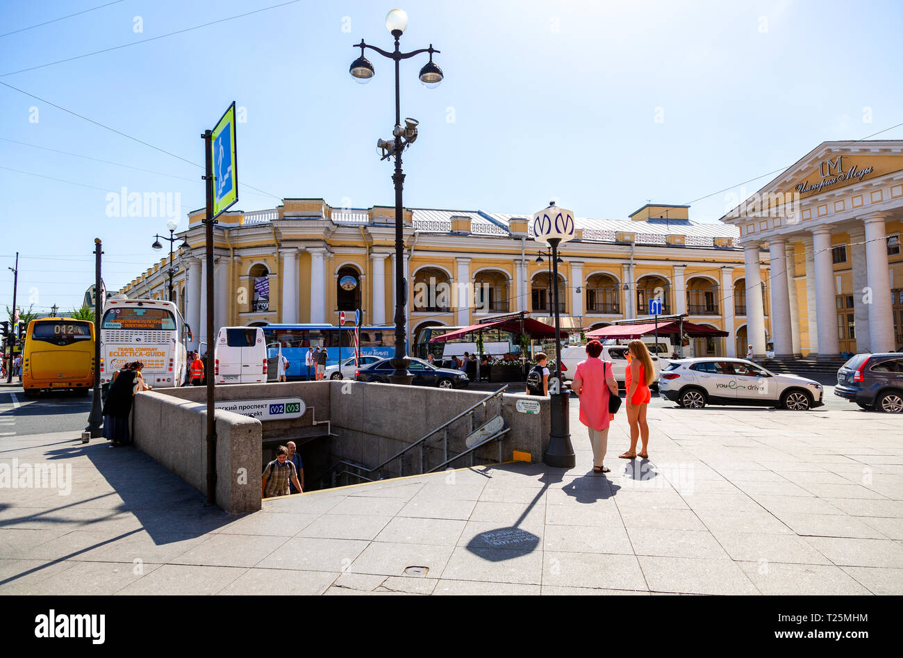 Saint Petersburg, Russia - August 10, 2018: View on Nevsky Prospekt and ...