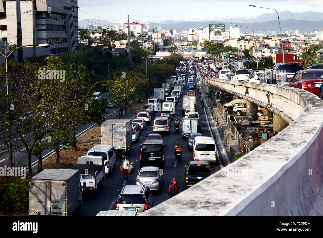 Manila traffic jam hi-res stock photography and images - Alamy