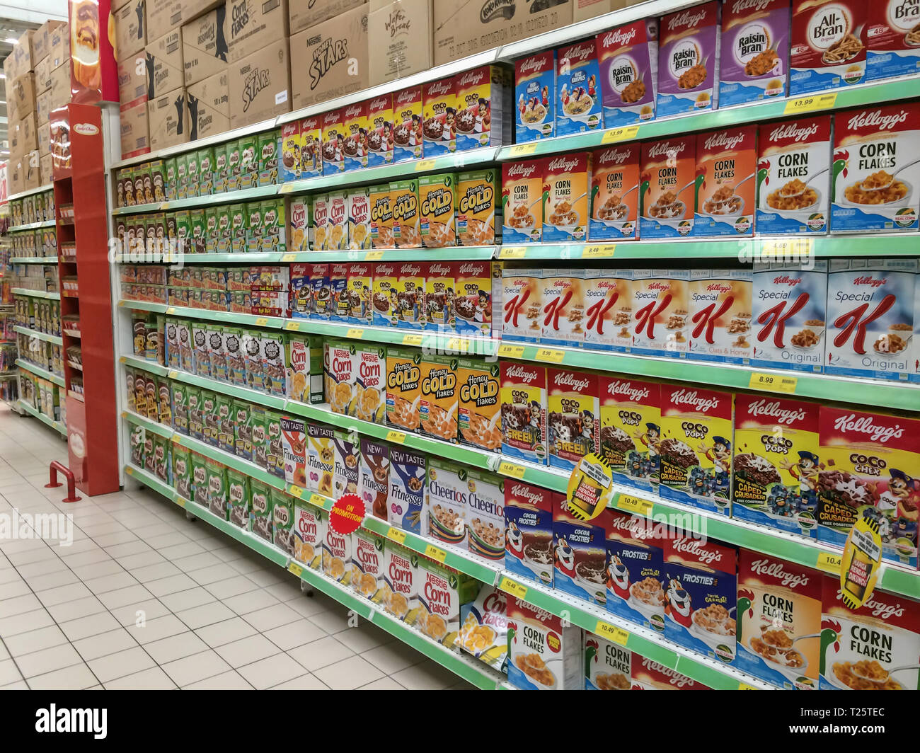 Breakfast cereal aisle hi-res stock photography and images - Alamy