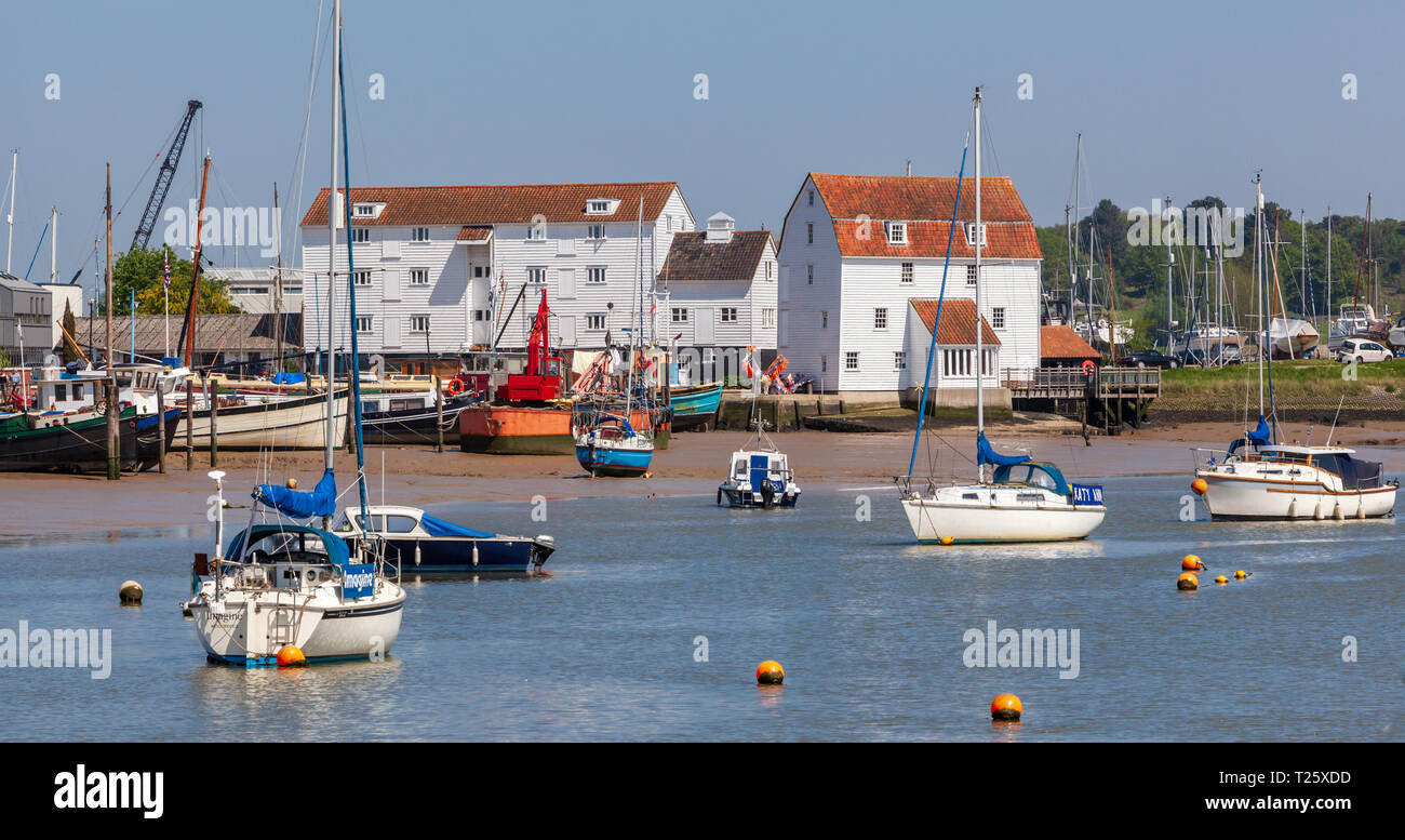 Woodbridge Tide Mill. Deben Estuary, Suffolk, England, UK Stock Photo ...