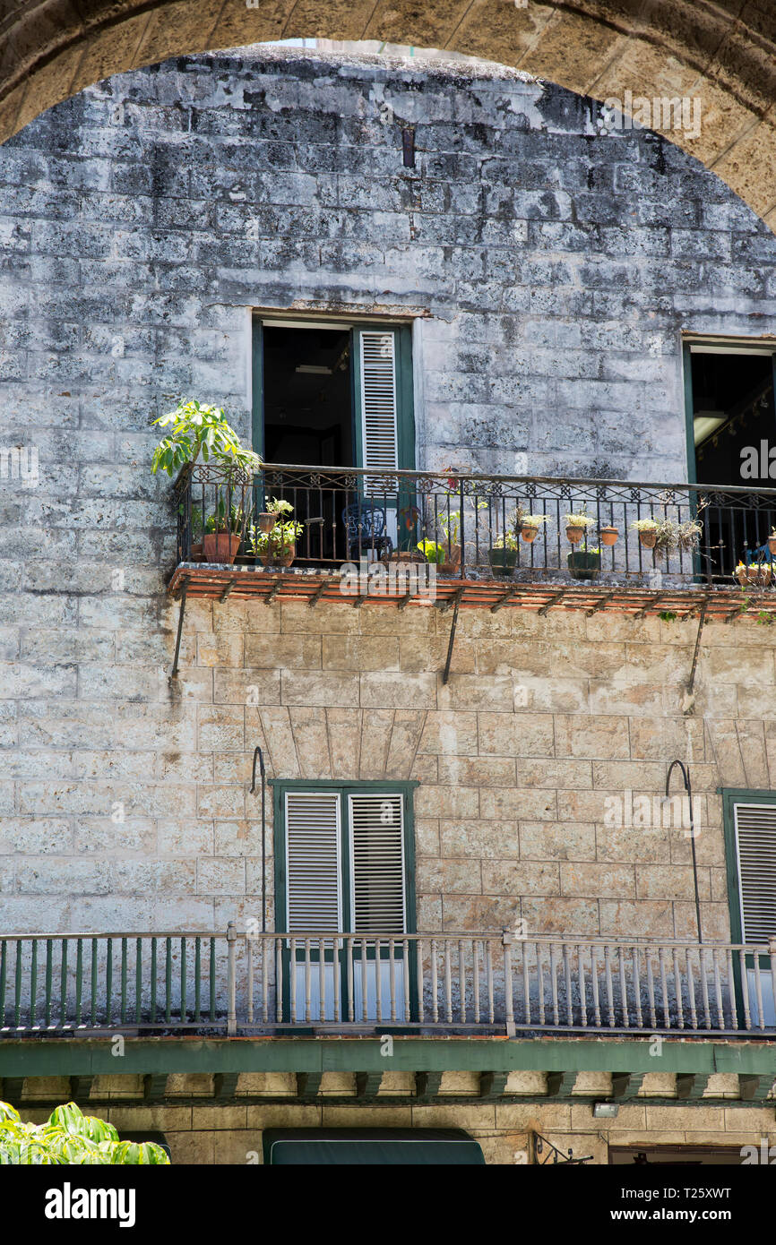 Cuban architecture hi-res stock photography and images - Alamy
