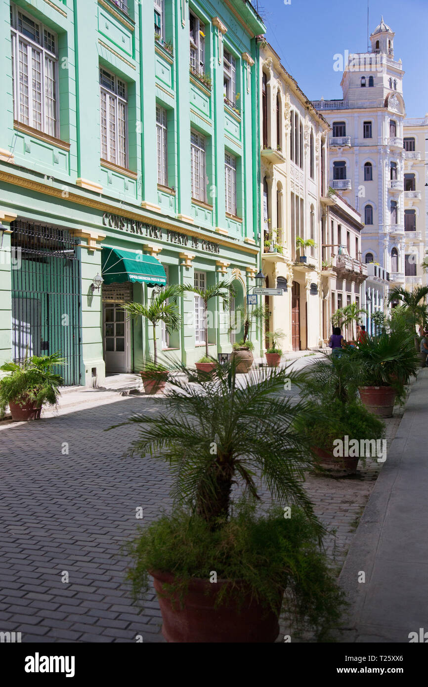 Cuban architecture hi-res stock photography and images - Alamy