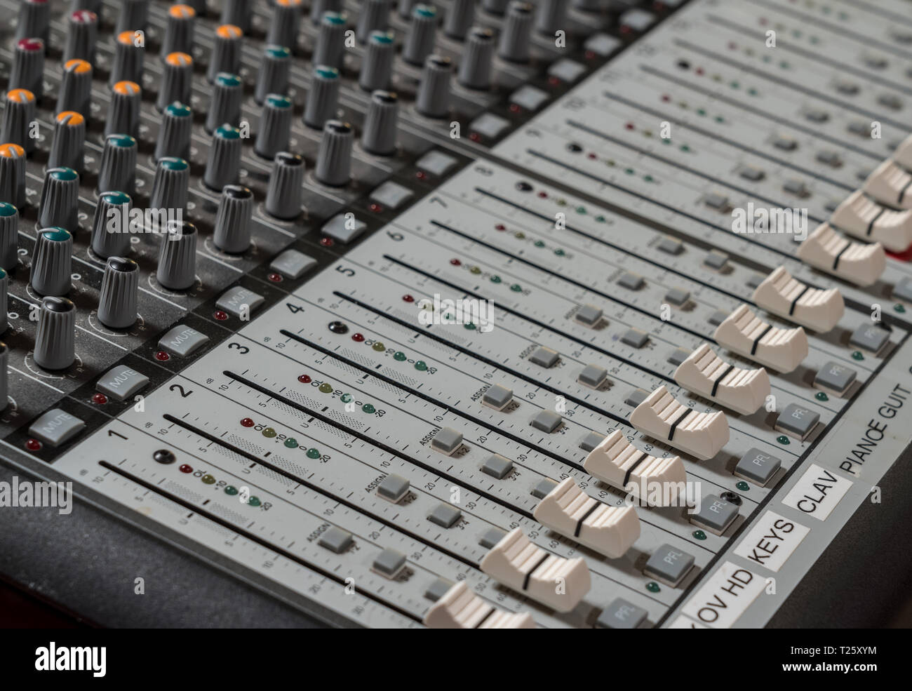Soundboard hi-res stock photography and images - Alamy