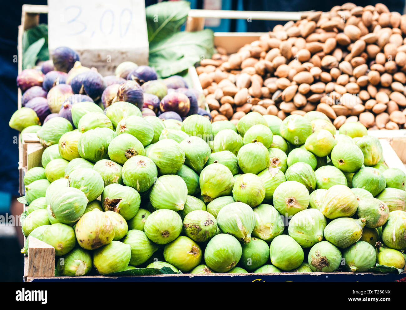 figs in the fruit market, Catania, Sicily, Italy Stock Photo - Alamy