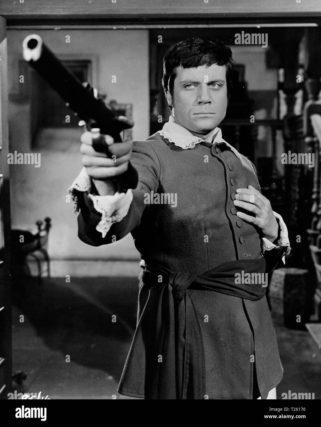 Oliver reed hi-res stock photography and images - Alamy
