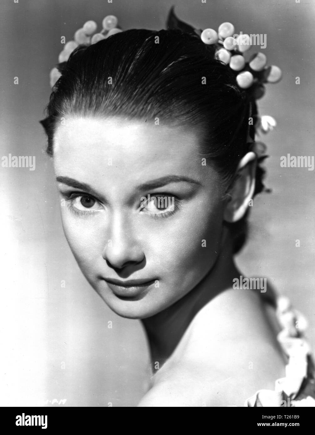 Secret People (1952) Audrey Hepburn, Date: 1951 Stock Photo - Alamy