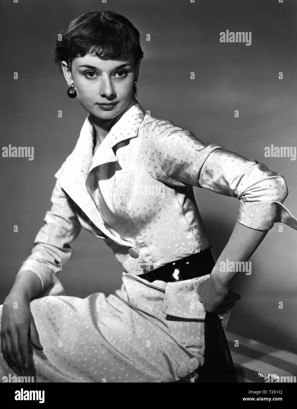 Secret People (1952) Audrey Hepburn, Date: 1951 Stock Photo - Alamy