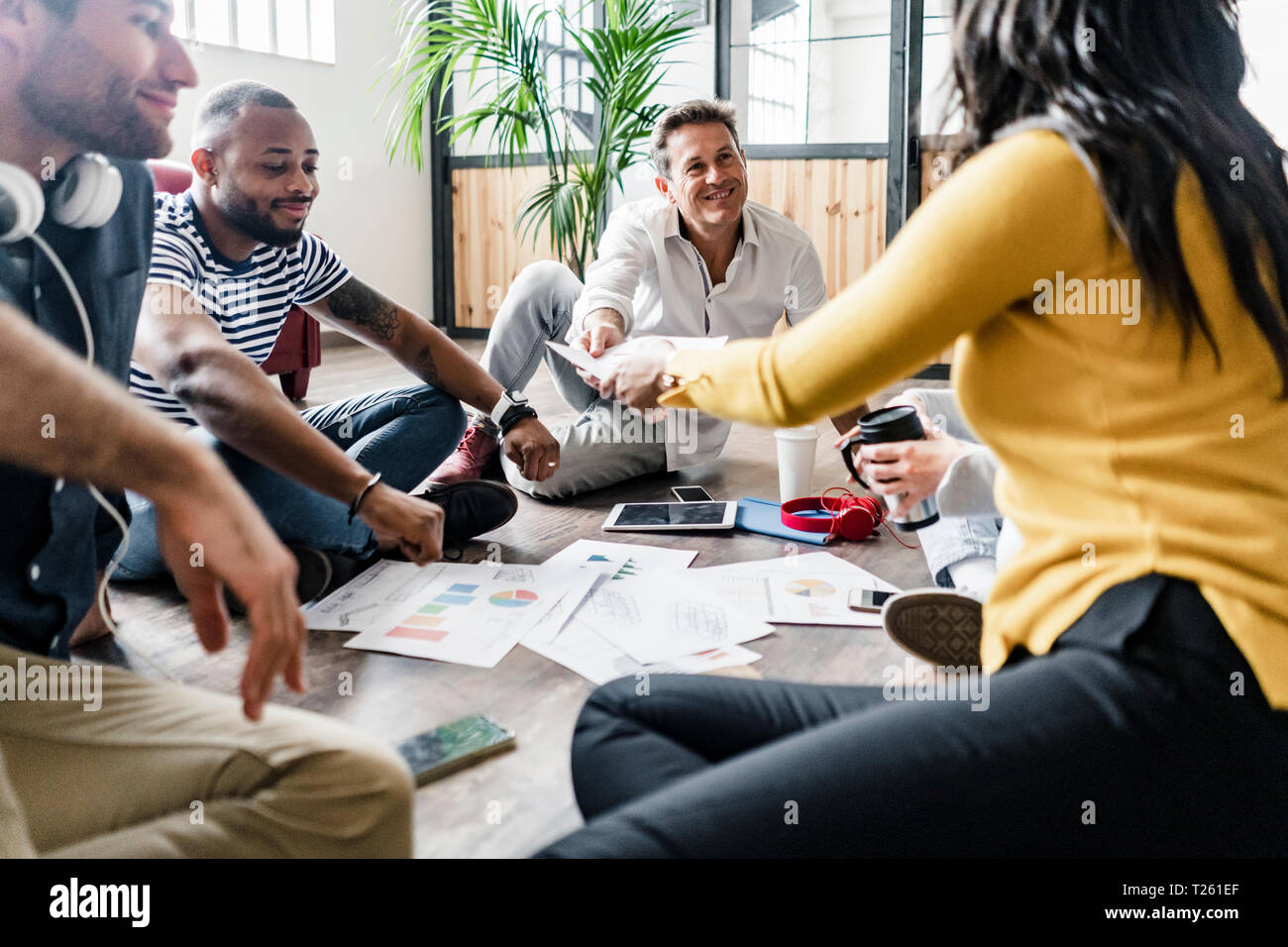 Handing over office hi-res stock photography and images - Alamy