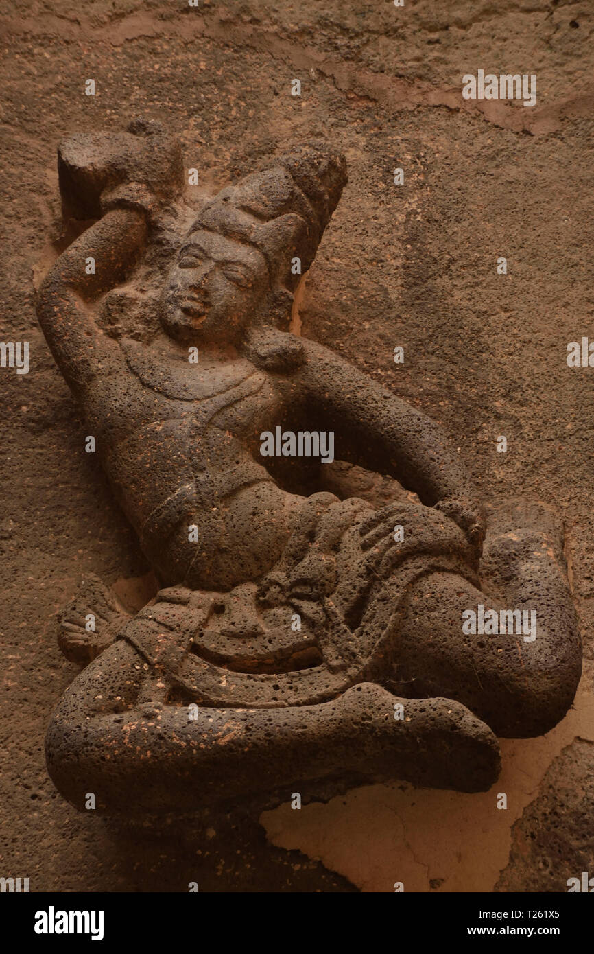 Dancing girl statue hi-res stock photography and images - Alamy