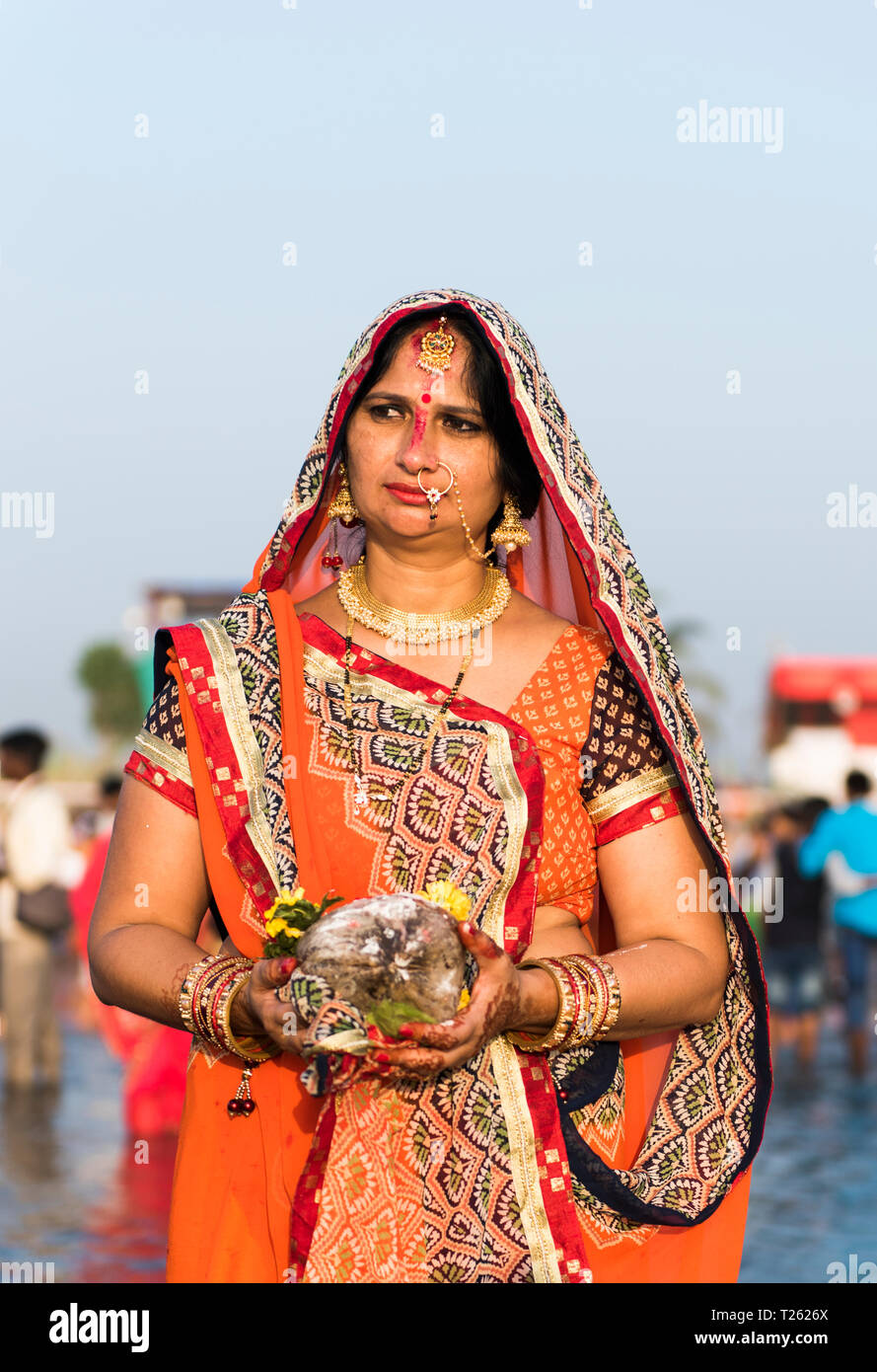 On chhat puja hi-res stock photography and images - Alamy
