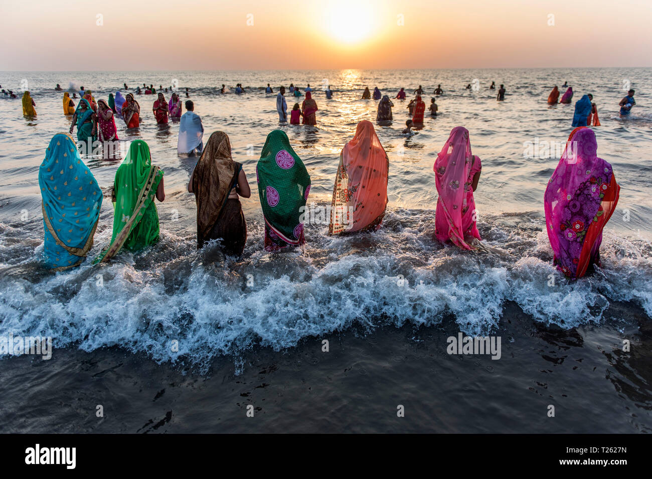 On chhat puja hi-res stock photography and images - Alamy