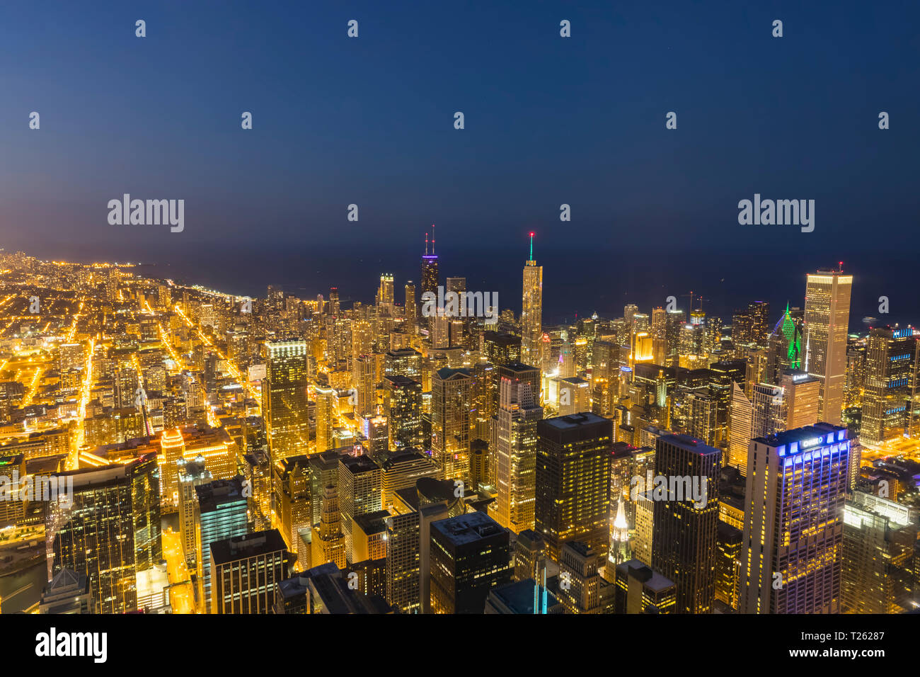 High rise building dusk lake hi-res stock photography and images - Alamy
